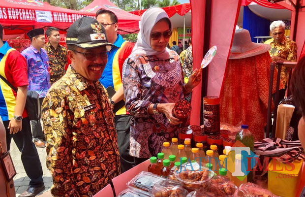 Belanja di Pasar Murah Kota Batu, Harga Terpaut 5-10 Persen - Malang Times