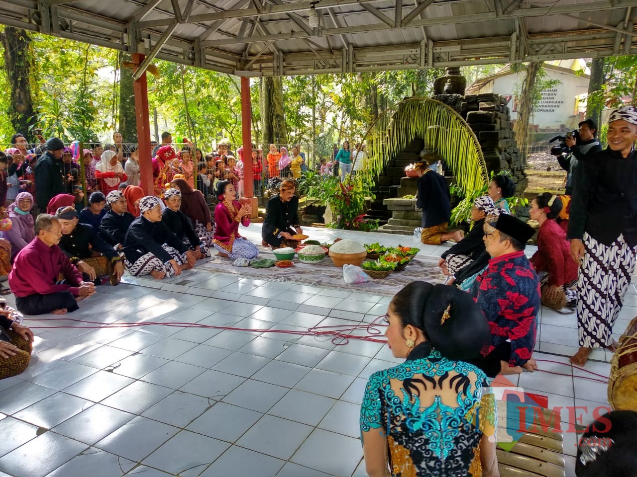 Melihat Lebih Dalam Parade Jolen, Tradisi Sedekah Bumi di Desa Krisik Blitar - Blitar Times