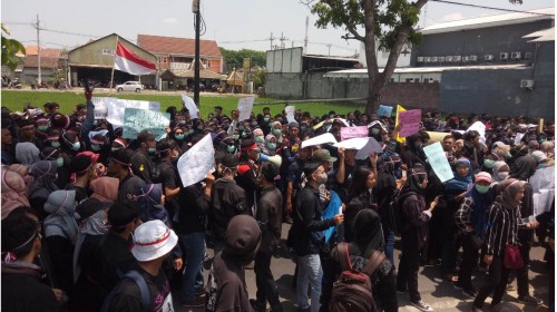 Santun dan Tertib, Aliansi Mahasiswa dan Cipayung Plus Madiun Sampaikan ... Santun dan Tertib, Aliansi Mahasiswa dan Cipayung Plus Madiun Sampaikan ...