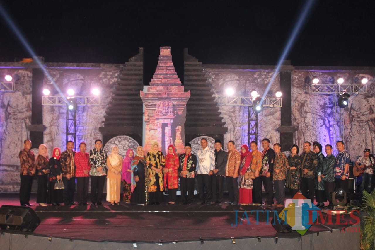 Dorong Kemajuan Industri Batik, Bupati Launching Batik Khas Blitar ...