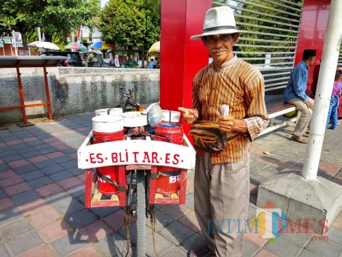 Segarnya Es Drop, Jajanan Legendaris Khas Blitar Sejak Jaman Kolonial ...