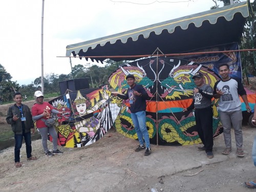 Seru.. Festival Layangan Bapangan di Pinggiran Sungai Betak, Pesona ...