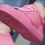 Terbuat dari Limbah Permen Karet, Sepatu Ini Tak Kalah Keren Sama ...