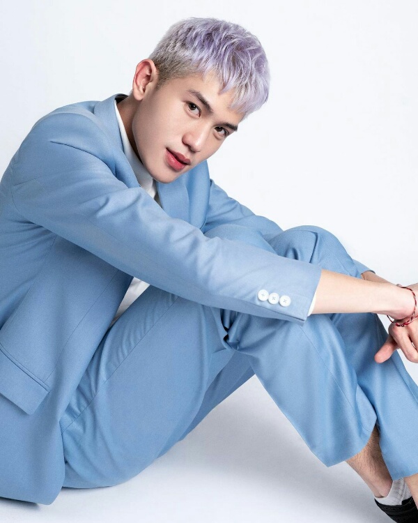 Julian Jacob Bawa Penggemarnya ke dalam Vibes Fantasi di Single ...