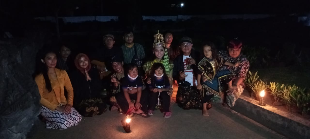 Angkat Tema Trantanan, Getih Getah Gula Kelapa Candi Simping Diisi ...