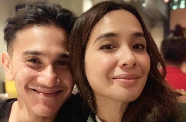 8 Aktor Tampan Pilih Menikah Dengan Wanita Yang Lebih Tua Jadi Bukti