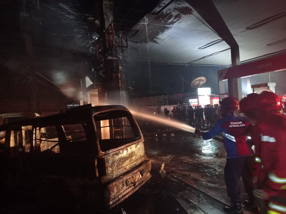 Kebakaran SPBU Mayjen Sungkono, Kerugian Ditaksir Setengah Miliar ...