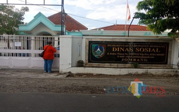 11 Pegawai Dinsos Jombang Terinfeksi Covid-19 usai Salah Satu Pegawai ... 11 Pegawai Dinsos Jombang Terinfeksi Covid-19 usai Salah Satu Pegawai ...