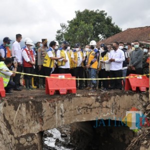 Menteri PUPR Minta Warga di Bantaran Aliran Sungai Brantas Segera ...