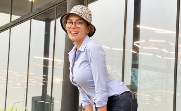 Kala Nikita Mirzani Pamer Body Mulus tanpa Busana: Nyai Nggak Ada Burik-buriknya | MalangTIMES