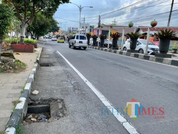 Waduh, Puluhan Grill Penutup Drainase di Kota Batu Hilang, Ternyata ...