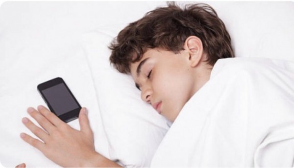 Kesalahan Fatal Penyalahgunaan Handphone yang Masih Dilakukan Millennial, Awas Bahayakan Fungsi ...