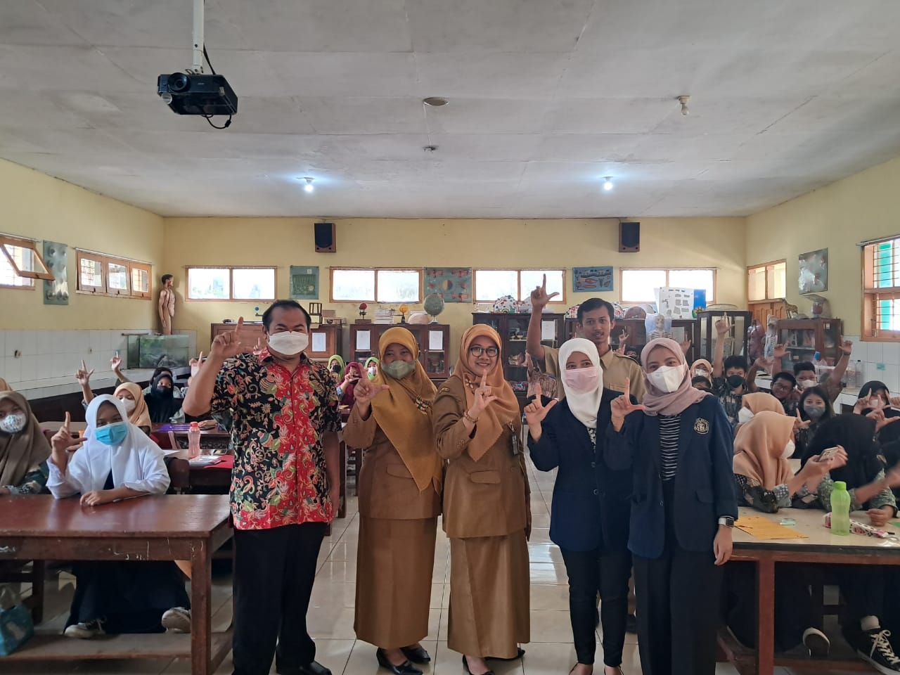 Tingkatkan Literasi Budaya, Tim Pengabdian UB Sosialisasi Tour Candi ...