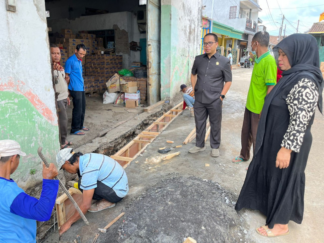 Turun ke Dapil, Bayu Rekso Pantau Langsung Pengaspalan dan Pembangunan ...