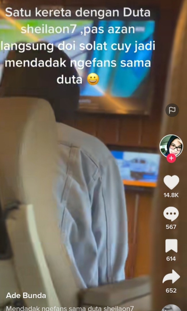 Viral, Video Duta Sheila On 7 Salat saat Berada di Kereta Bikin Ribuan Warganet Kagum