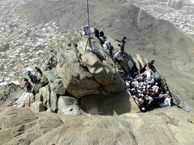 Kisah Tentang Gua Hira, Tempat Kali Pertama Nabi Muhammad Menerima ...