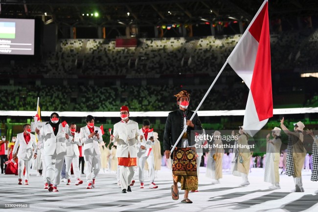 Bukan Jawa Sentris, Ini Perbandingan Kostum Defile Kontingen Indonesia ...