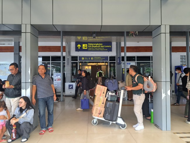 22 Hari Masa Angkutan Lebaran 2025, 968.214 Naik Kereta Api ...